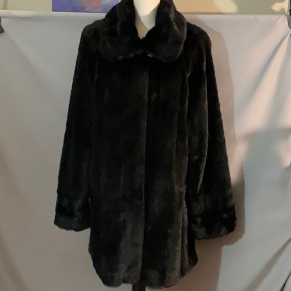 Dennis Basso Jackets And Coats Dennis Basso Faux Fur Coat Poshmark